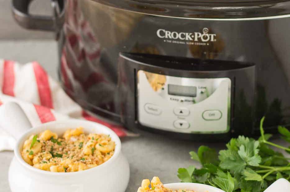 Slow Cooker Macaroni and Cheese