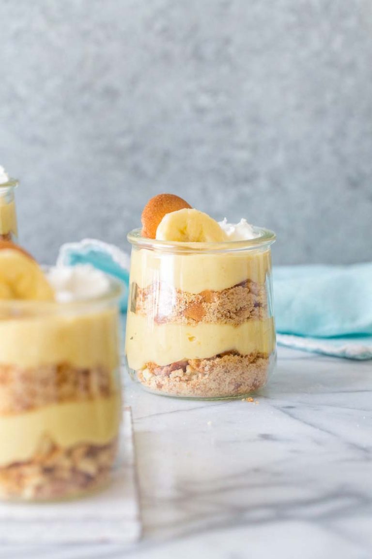 Classic Banana Pudding Parfaits - Strawberry Blondie Kitchen